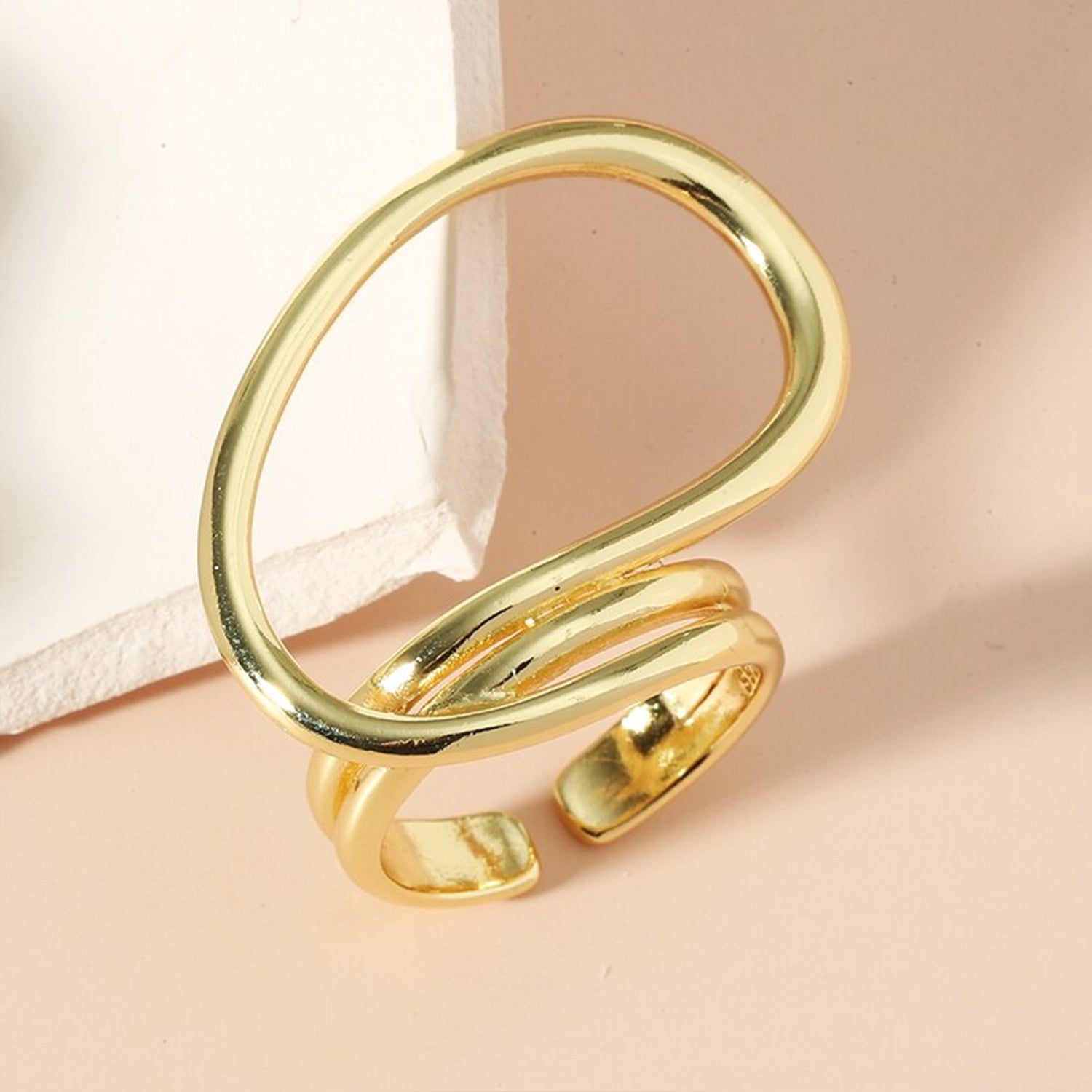 Simple Distorted Geometric Rings