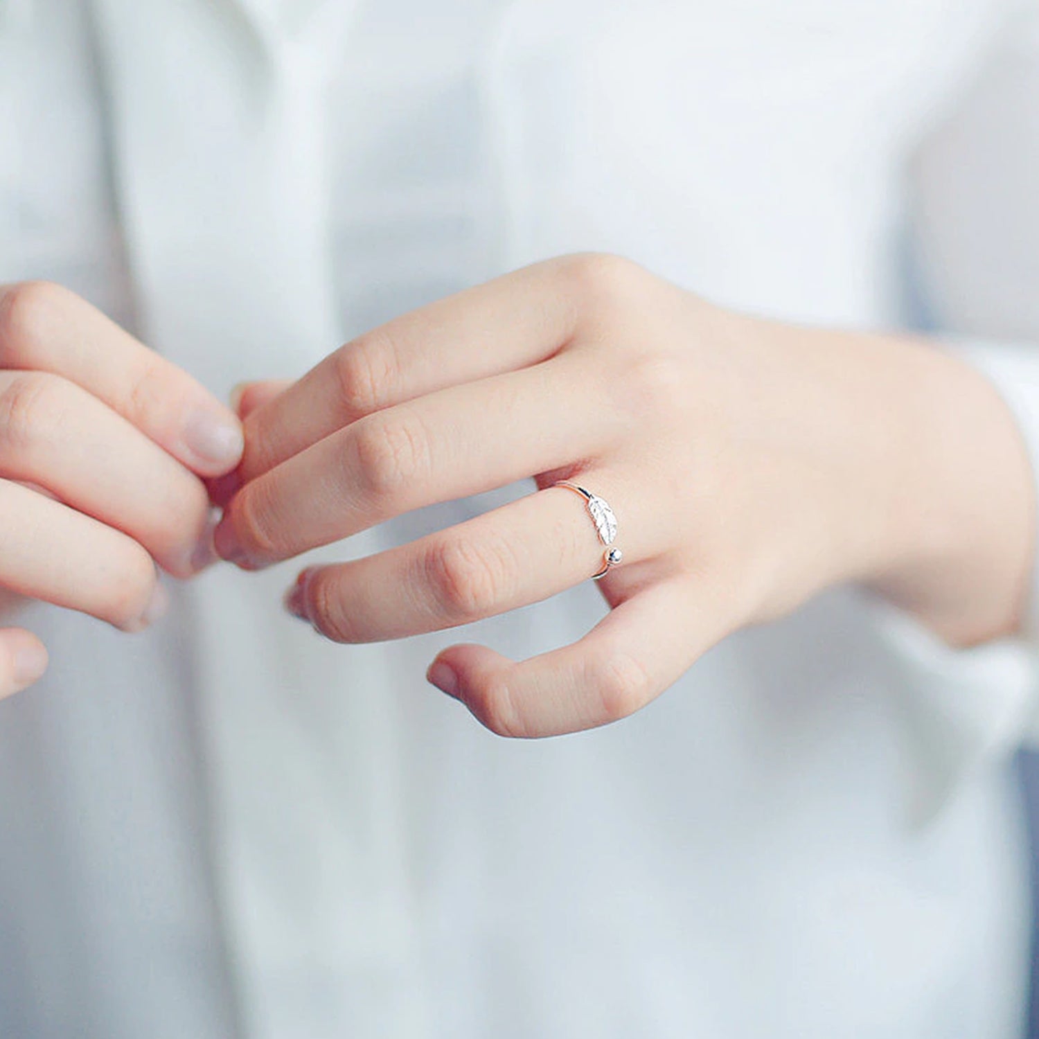 Simple Fine Feather Ring