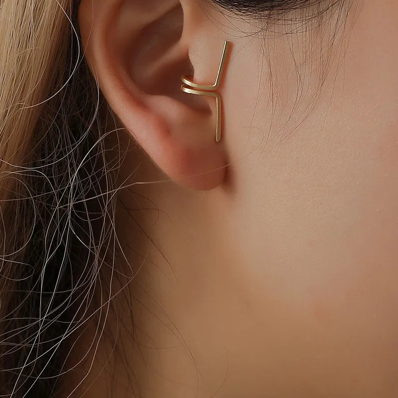 Minimal Hook Ear Cuff